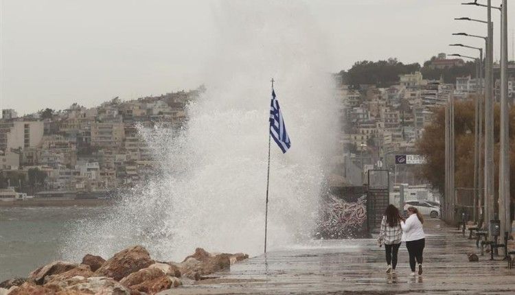 Προ των πυλών κακοκαιρία από τον Κόλπο του Λέοντος: Πότε και πού θα ...
